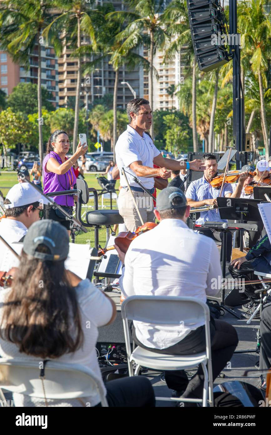 Mayor of Miami Francis X. Suarez conducts the Miami Symphony Orchestra ...