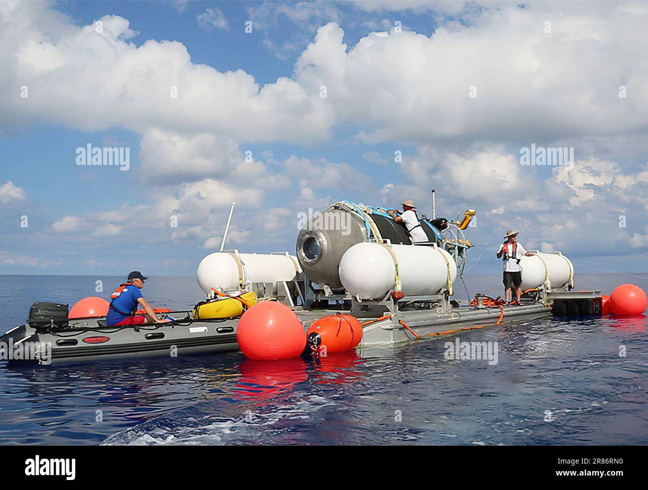 Titanic ocean gate rescue hi-res stock photography and images - Alamy