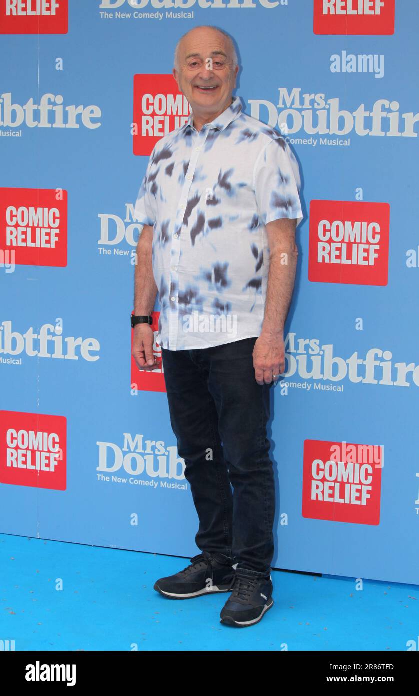 London, UK. Tony Robinson at the Mrs Doubtfire: Comic Relief Gala ...