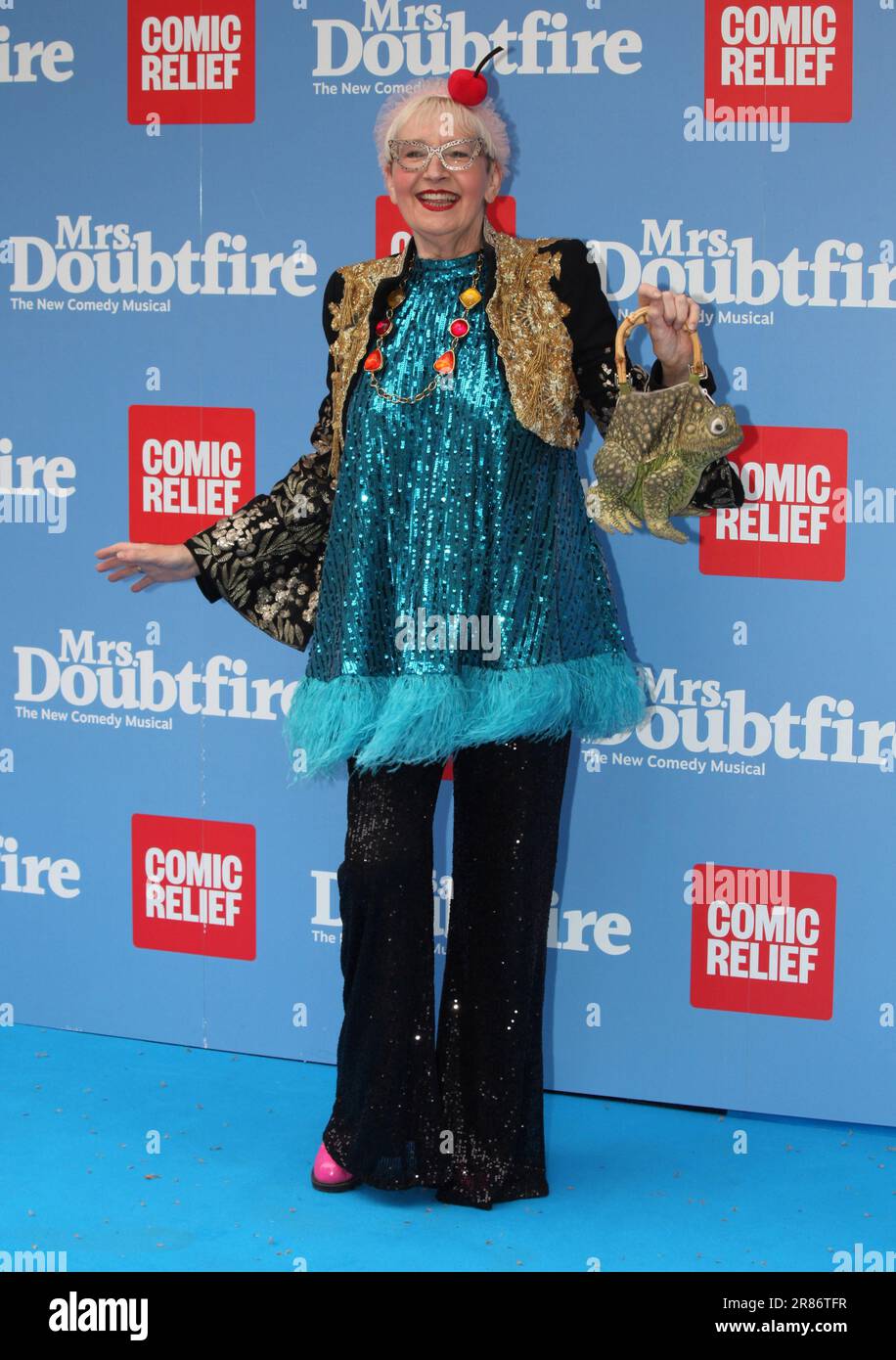 London, UK. Su Pollard at the Mrs Doubtfire: Comic Relief Gala ...