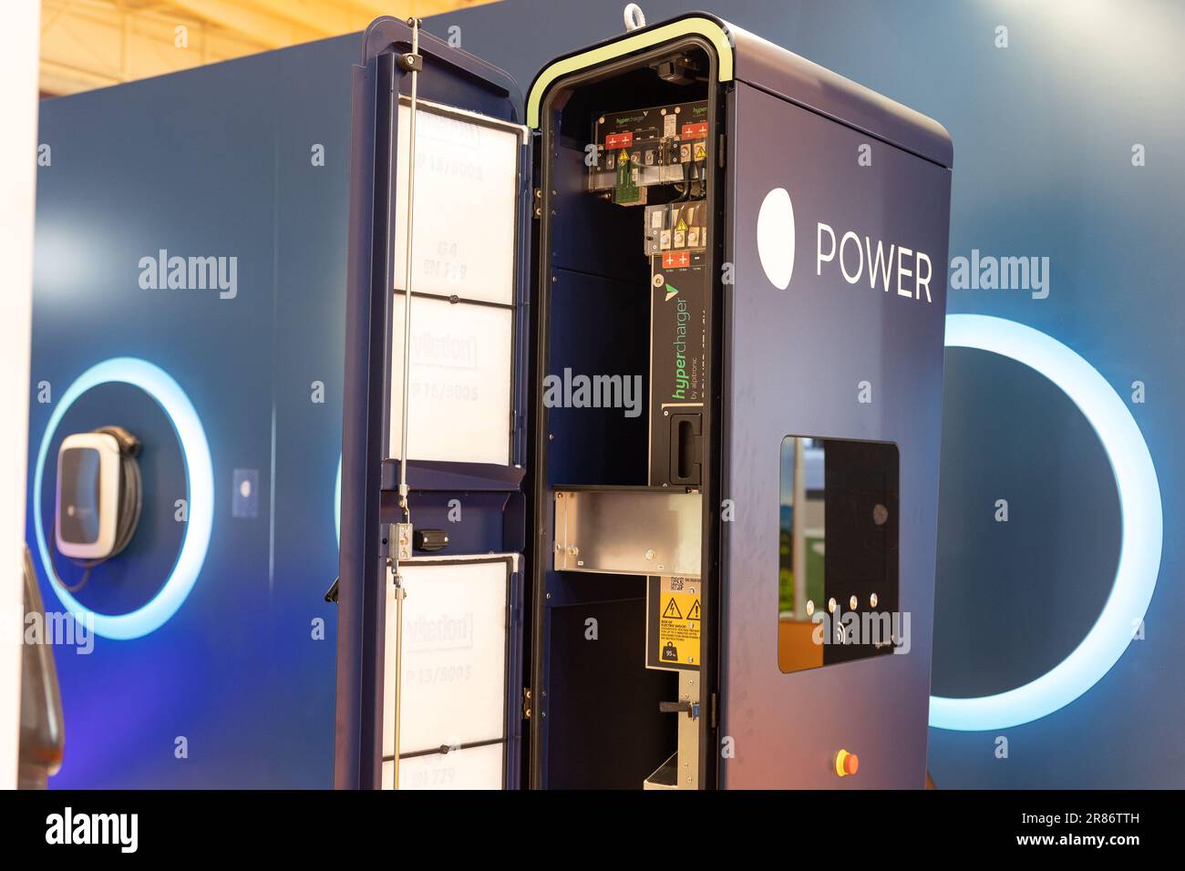 Cable usbc hi-res stock photography and images - Alamy