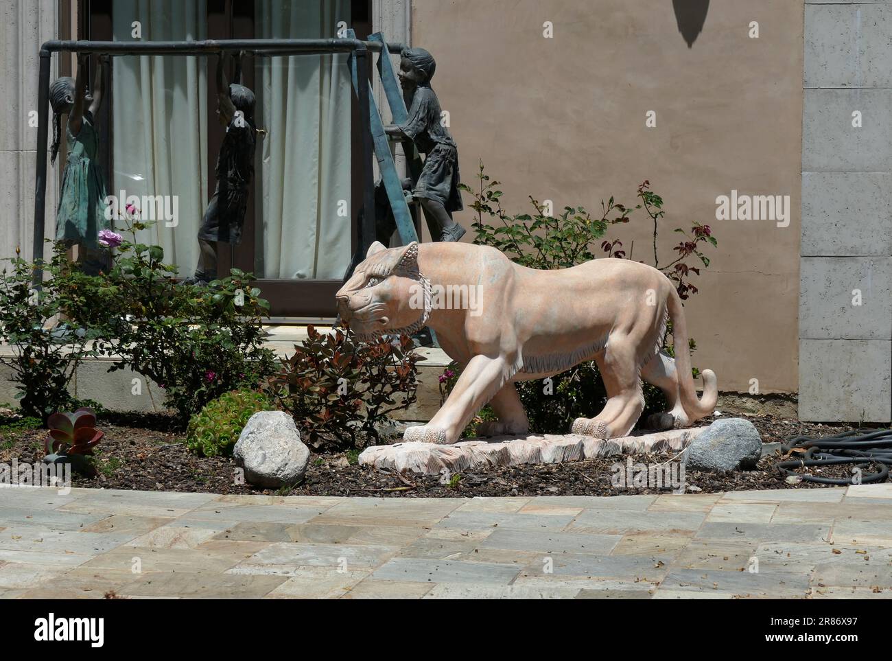 Beverly Hills, California, USA 17th June 2023 Lion Statue on Roxbury ...