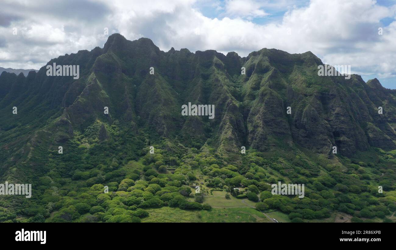 Aerial view kualoa regional park hi-res stock photography and images ...