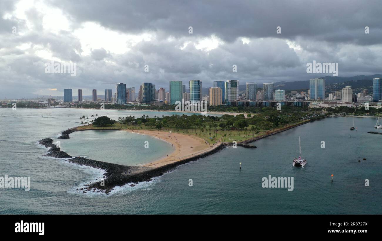 Waikiki beach hawaii aerial tour hi-res stock photography and images ...