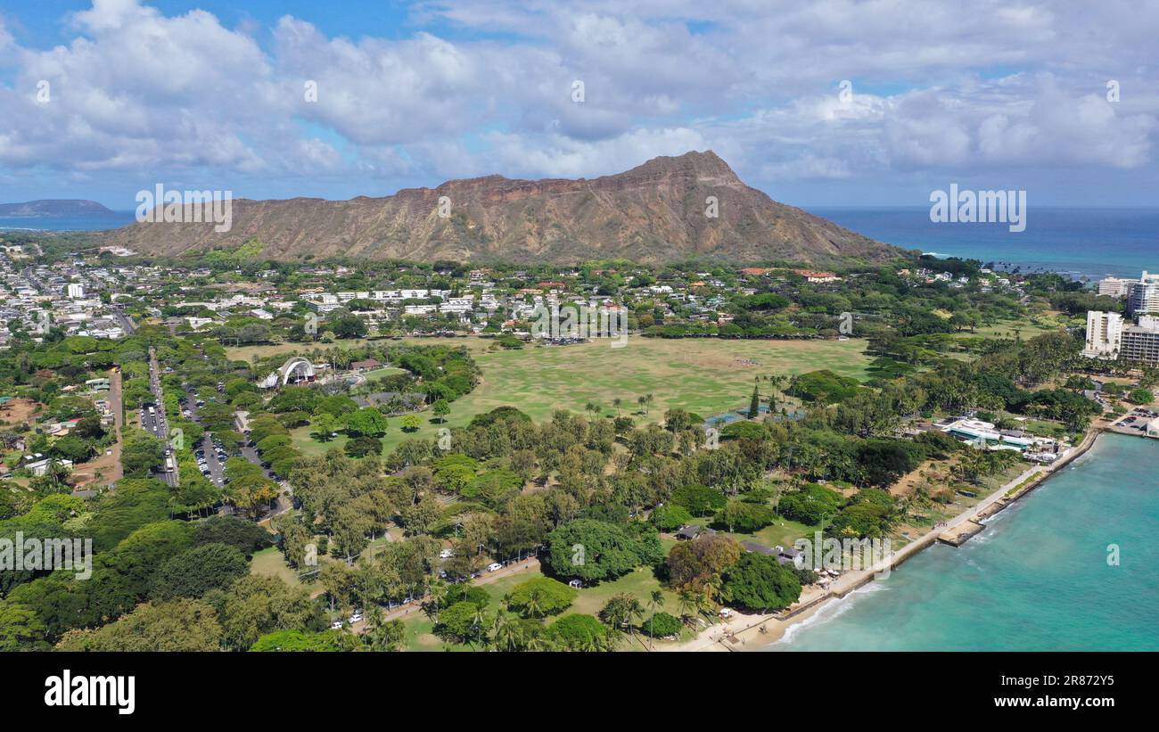 Waikiki beach hawaii aerial tour hi-res stock photography and images ...