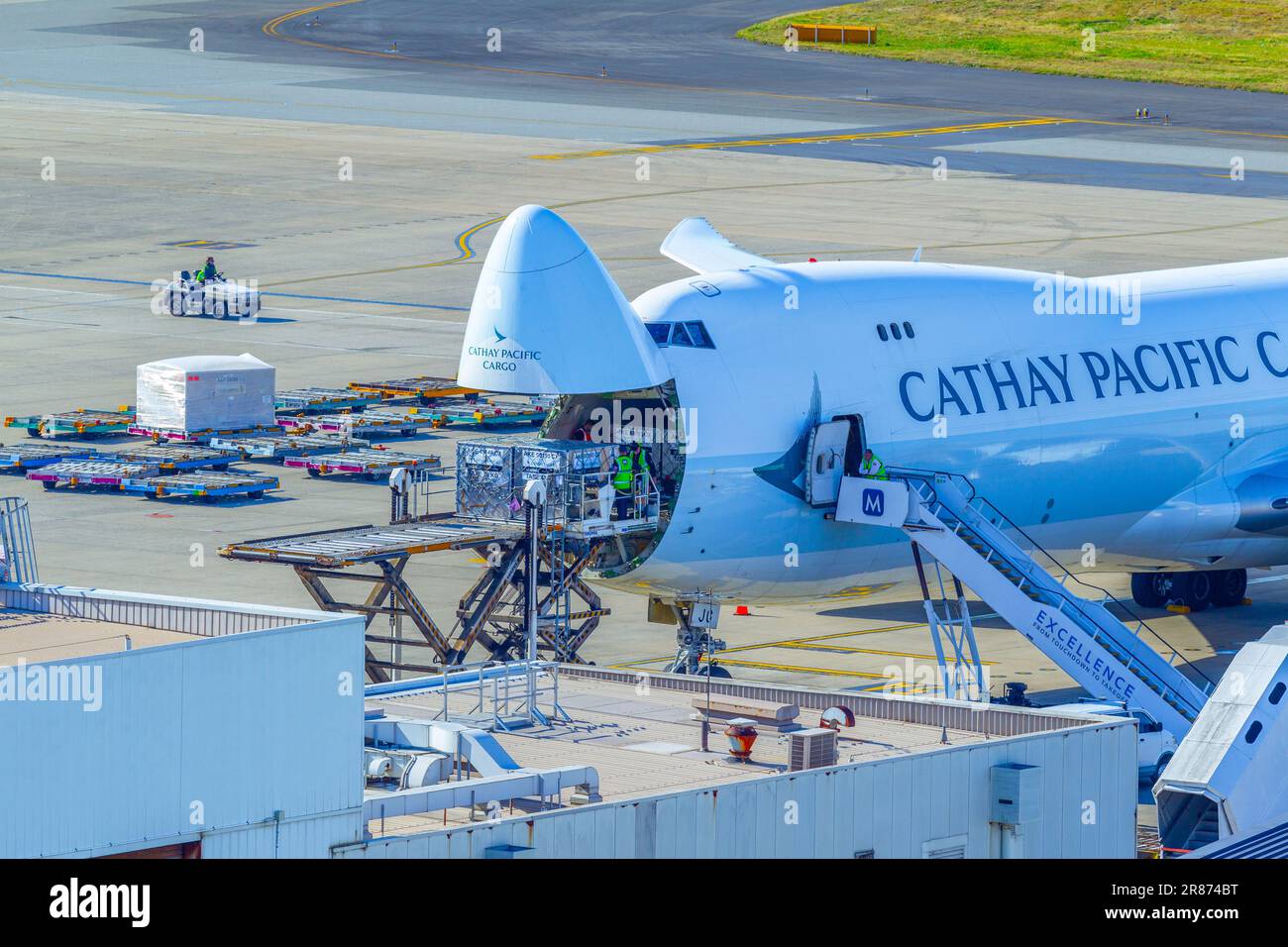 A Cathay Pacific Cargo jet being loaded at Sydney (Kingsford Smith ...