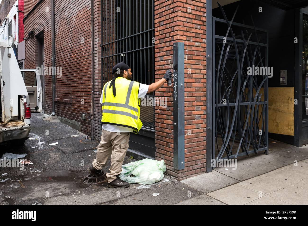 Tagging crew hi-res stock photography and images - Alamy