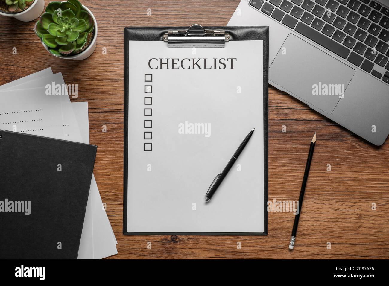 Checklist pen hi-res stock photography and images - Alamy