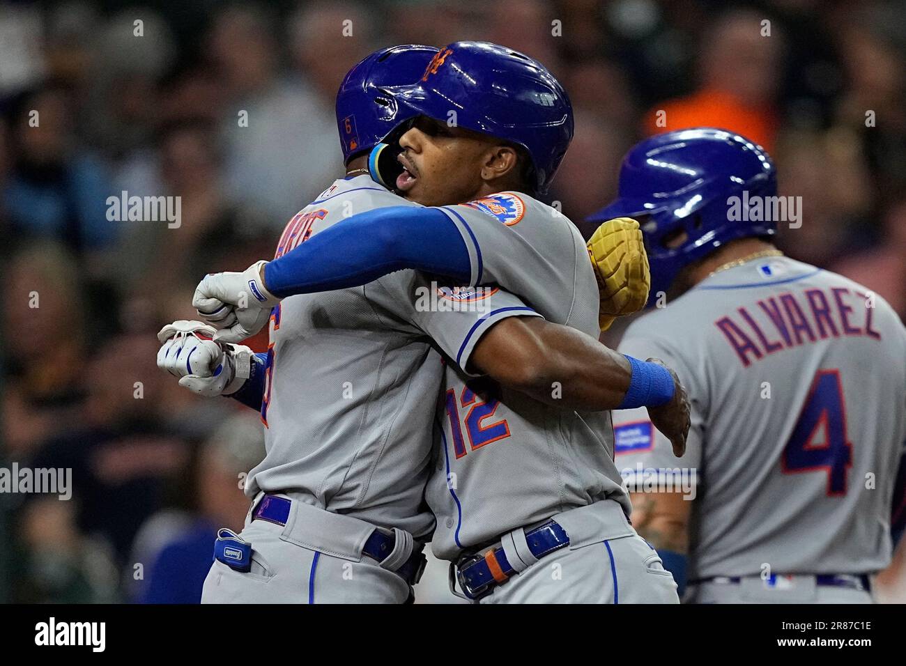 New York Mets' Francisco Lindor (12) celebrates with Starling Marte (6 ...