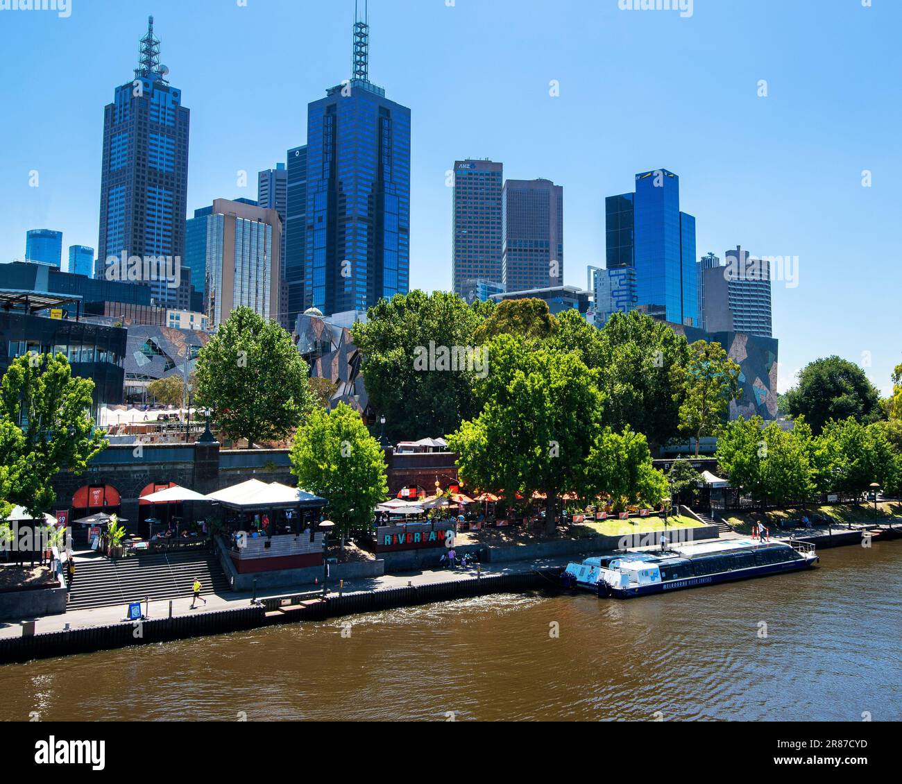 Melbourne skyline along Yarra River, Melbourne, Victoria, Australia Stock Photo - Alamy
