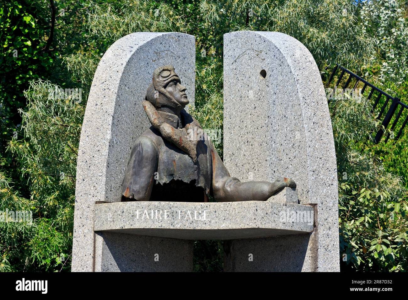 Memorial to French First World War air service fighter ace and national ...