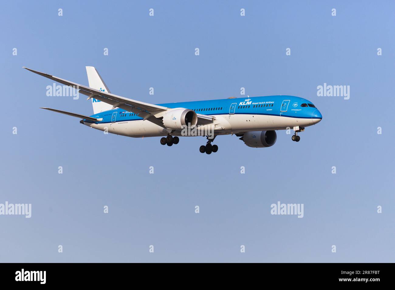 KLM Boeing 787-900, PH-BHC, Landing at Toronto Pearson Airport Stock ...