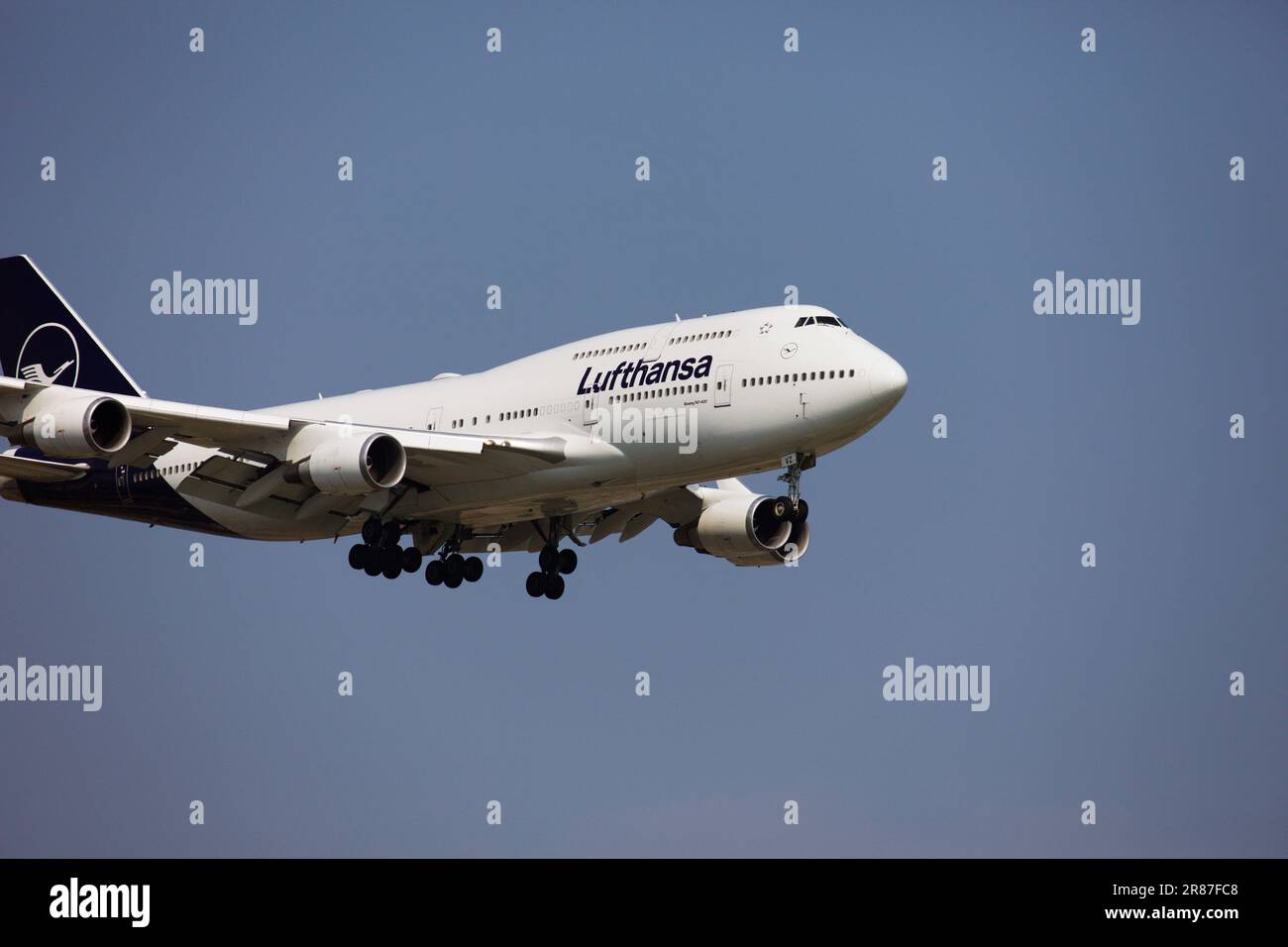 Lufthansa Boeing 747-400, D-ABVZ, Landing at Pearson Airport, Toronto ...
