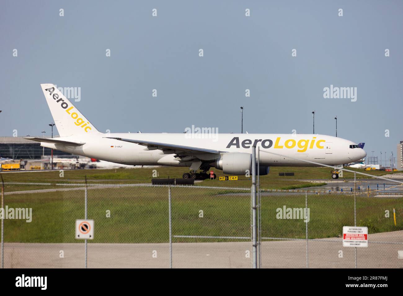 AeroLogic Boeing 777F, D-AALF, Taxiing for Takeoff at Pearson Airport ...