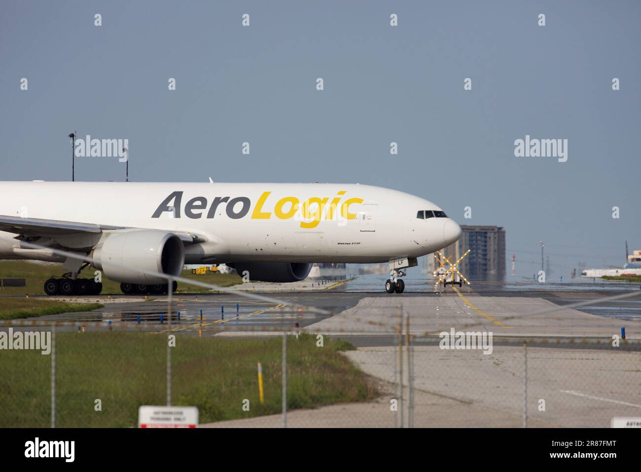 AeroLogic Boeing 777F, D-AALF, Taxiing for Takeoff at Pearson Airport ...