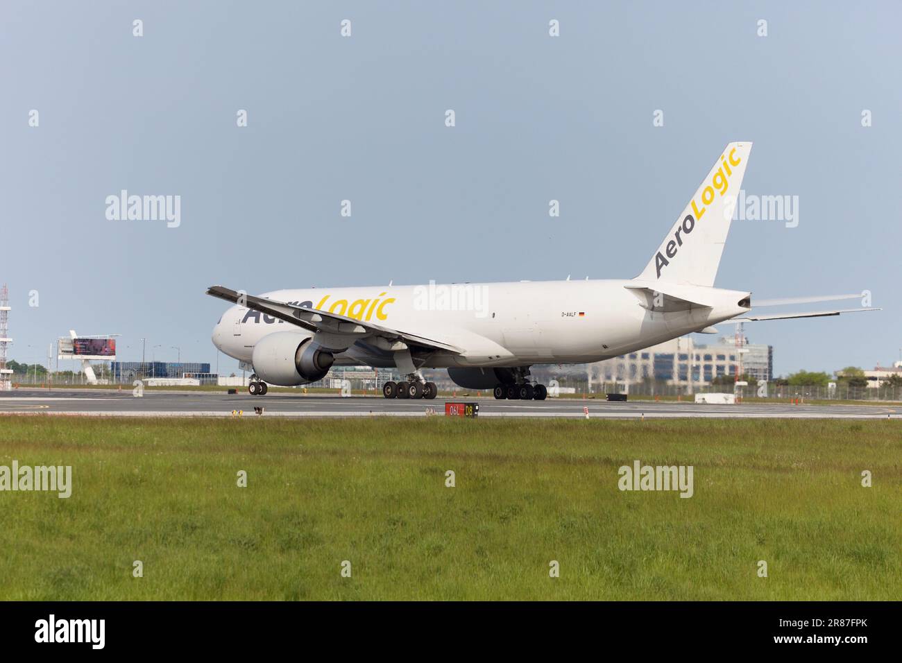 AeroLogic Boeing 777F, D-AALF, Taxiing for Takeoff at Pearson Airport ...