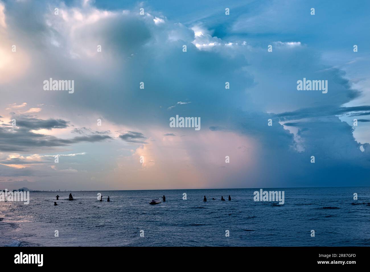 Storm on the horizon, Hua Hin, Thailand Stock Photo - Alamy