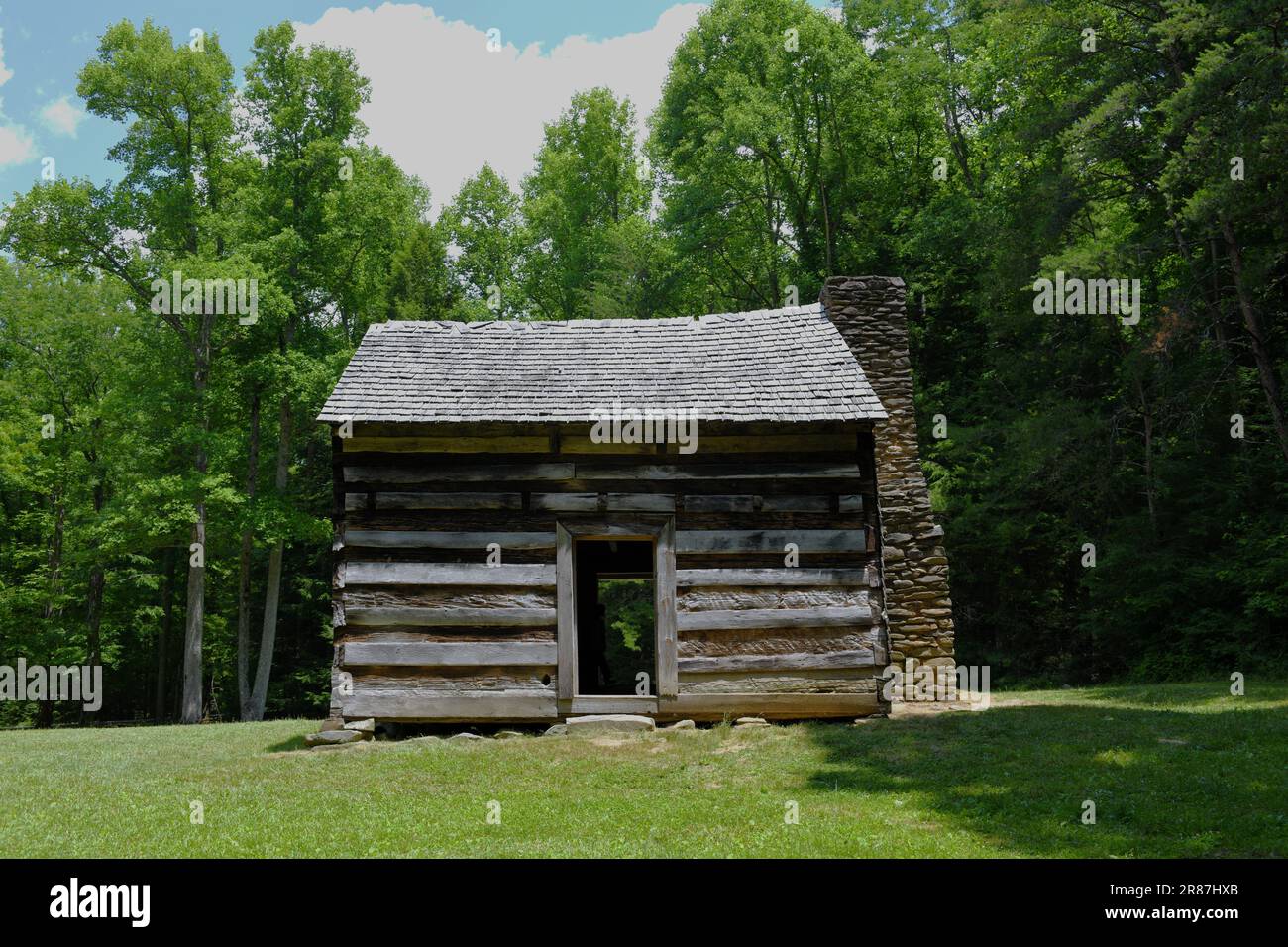 The Carter Shields cabin in Cades Cove Stock Photo - Alamy
