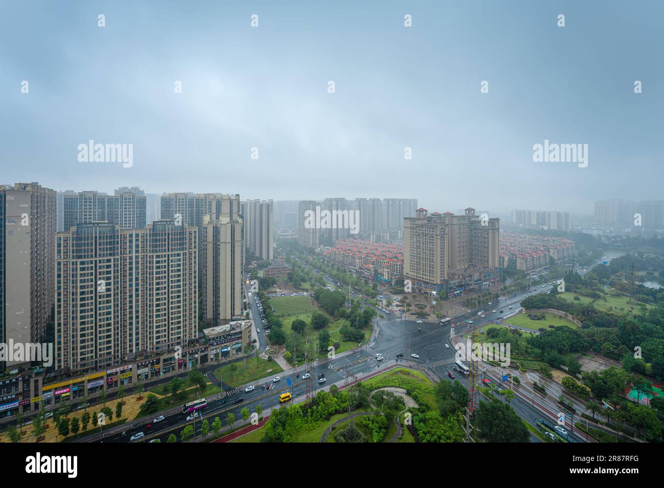 Hot temperature weather city hi-res stock photography and images - Alamy