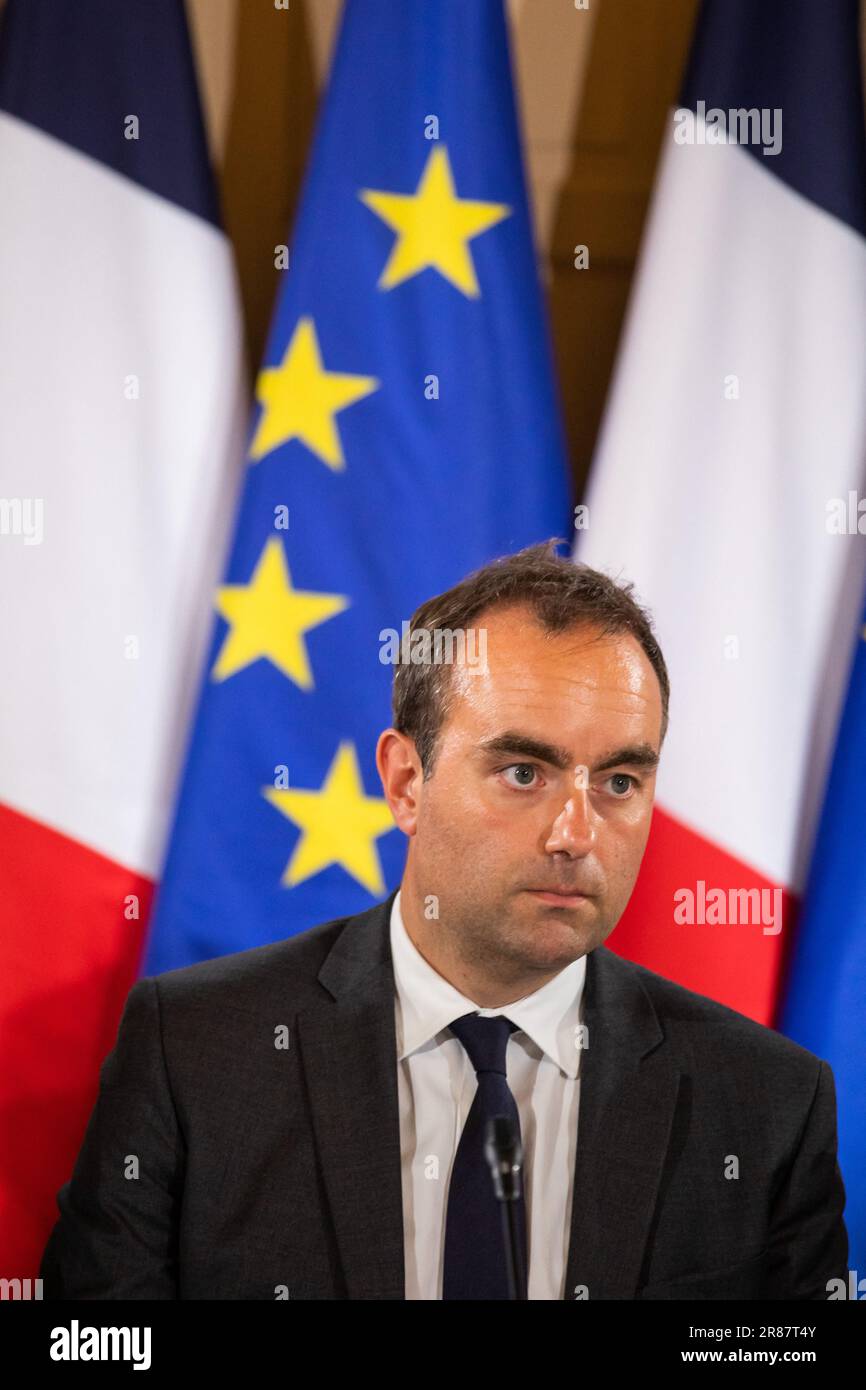 Eu defence ministers hi-res stock photography and images - Alamy