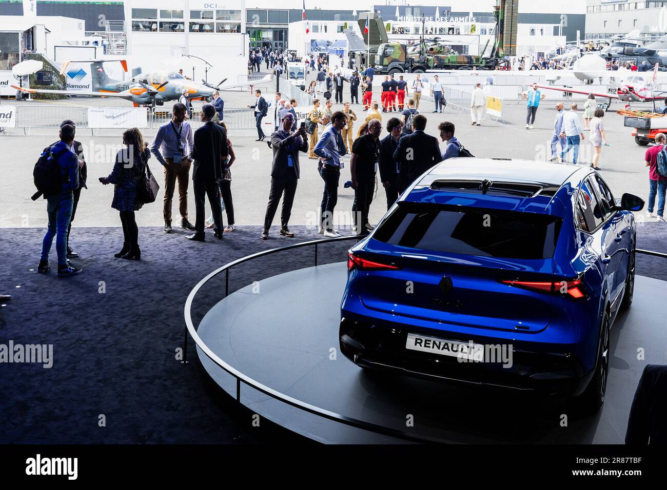 The All-new Renault Rafale ushers in a new era of bold, visionary ...