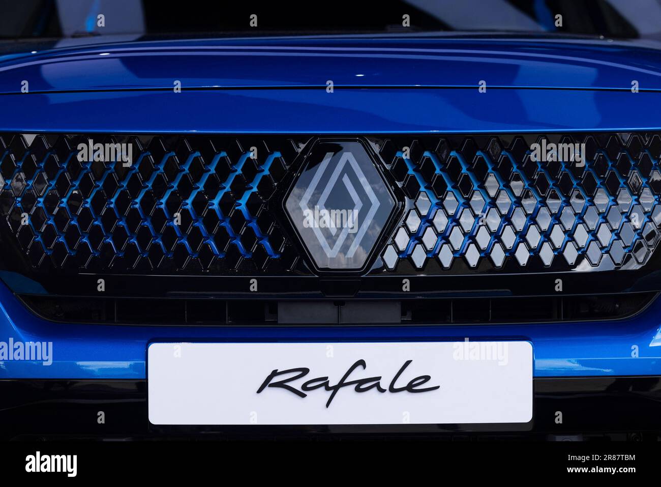 The All-new Renault Rafale ushers in a new era of bold, visionary ...