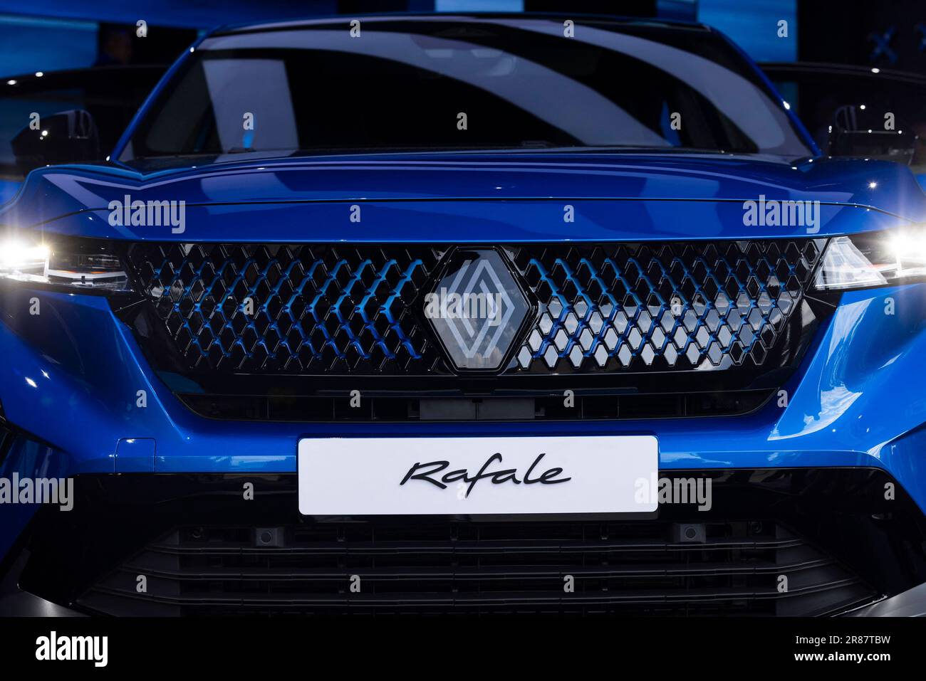 The All-new Renault Rafale ushers in a new era of bold, visionary ...