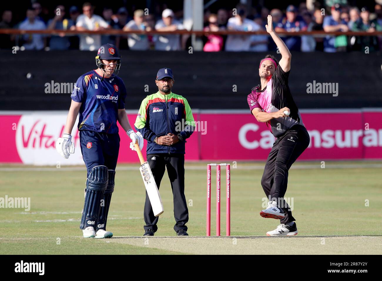 Jack Brooks in bowling action for Somerset during Essex Eagles vs ...