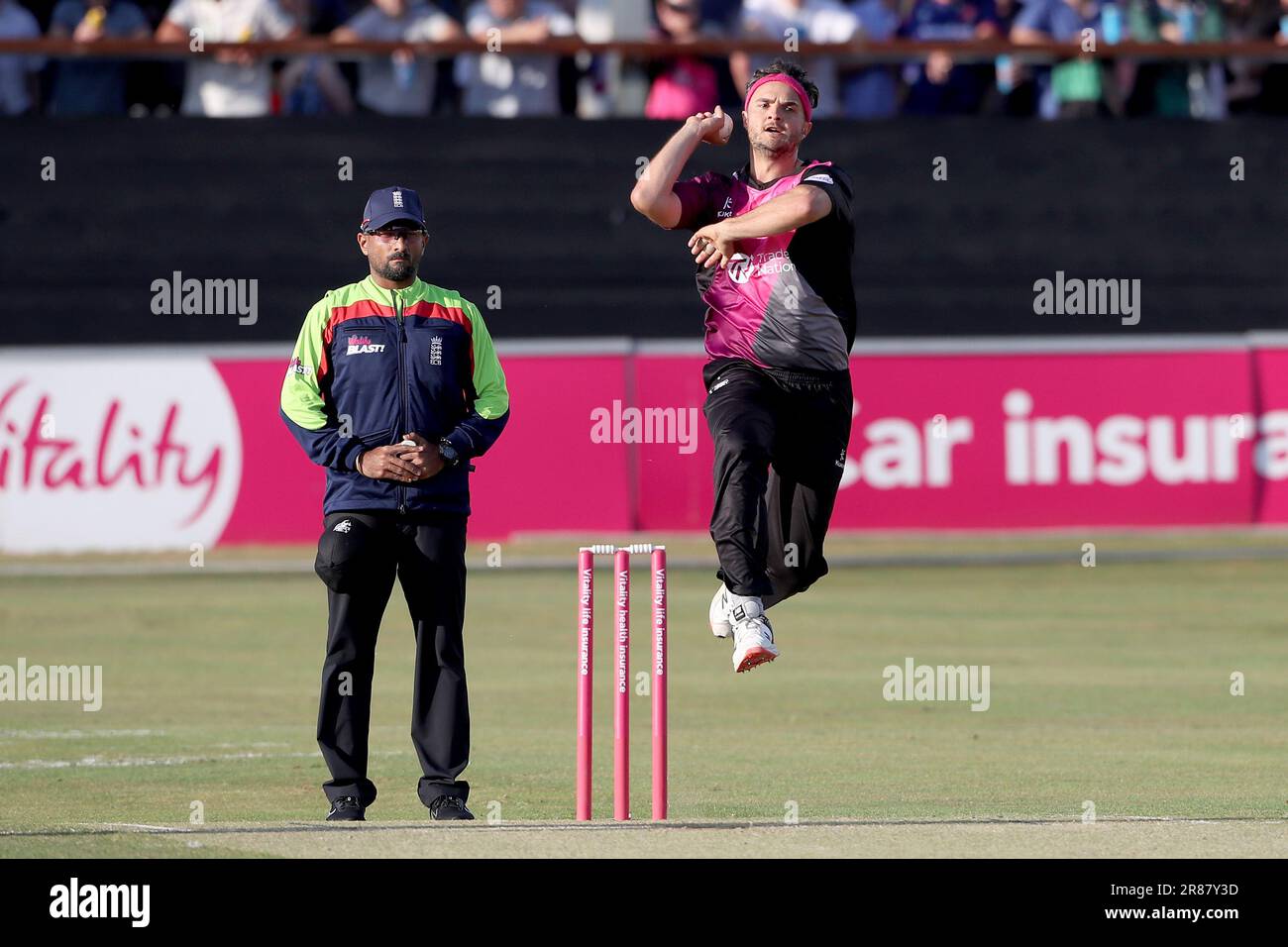 Jack Brooks in bowling action for Somerset during Essex Eagles vs ...