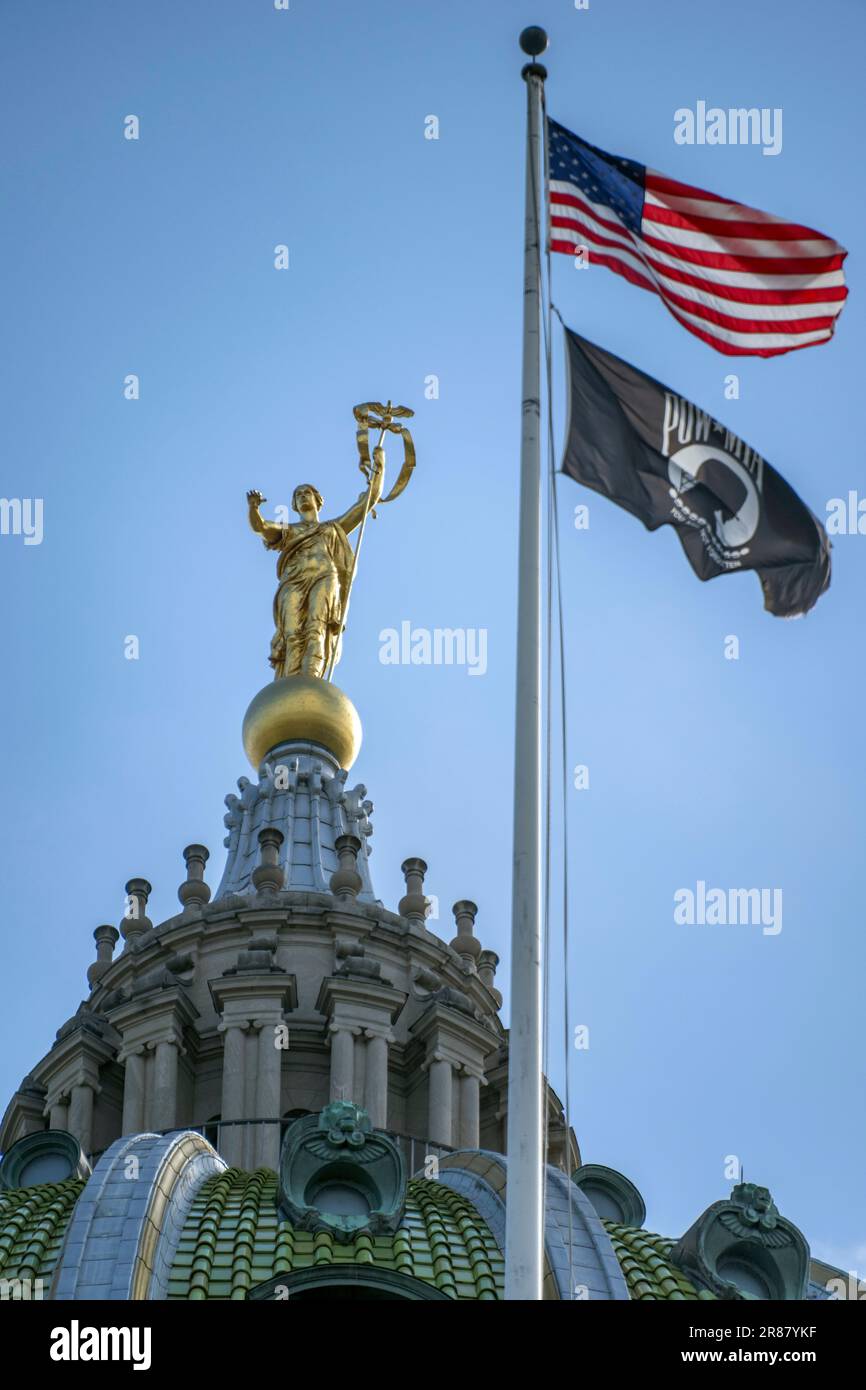 Statue commonwealth hi-res stock photography and images - Alamy