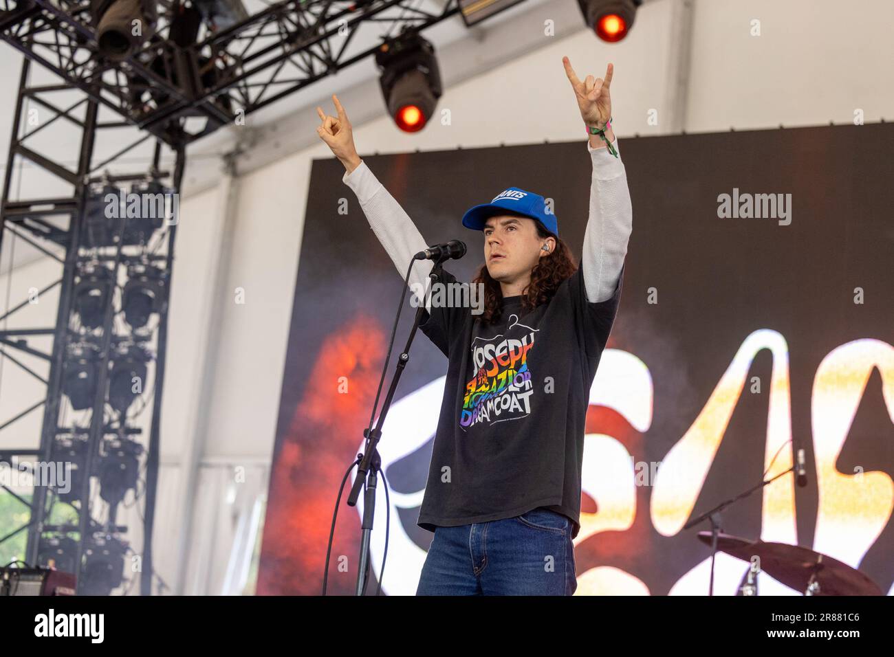 Peach pit music hi-res stock photography and images - Alamy