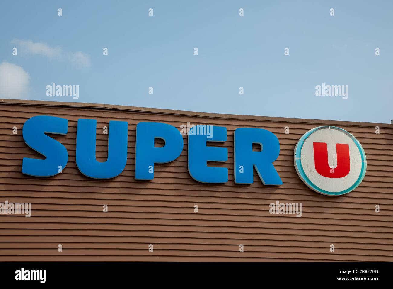 Super u logo hi-res stock photography and images - Alamy