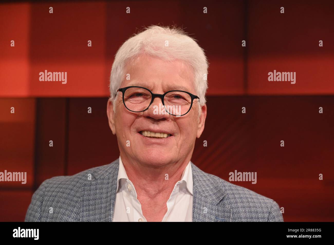 Music on talk show hi-res stock photography and images - Alamy