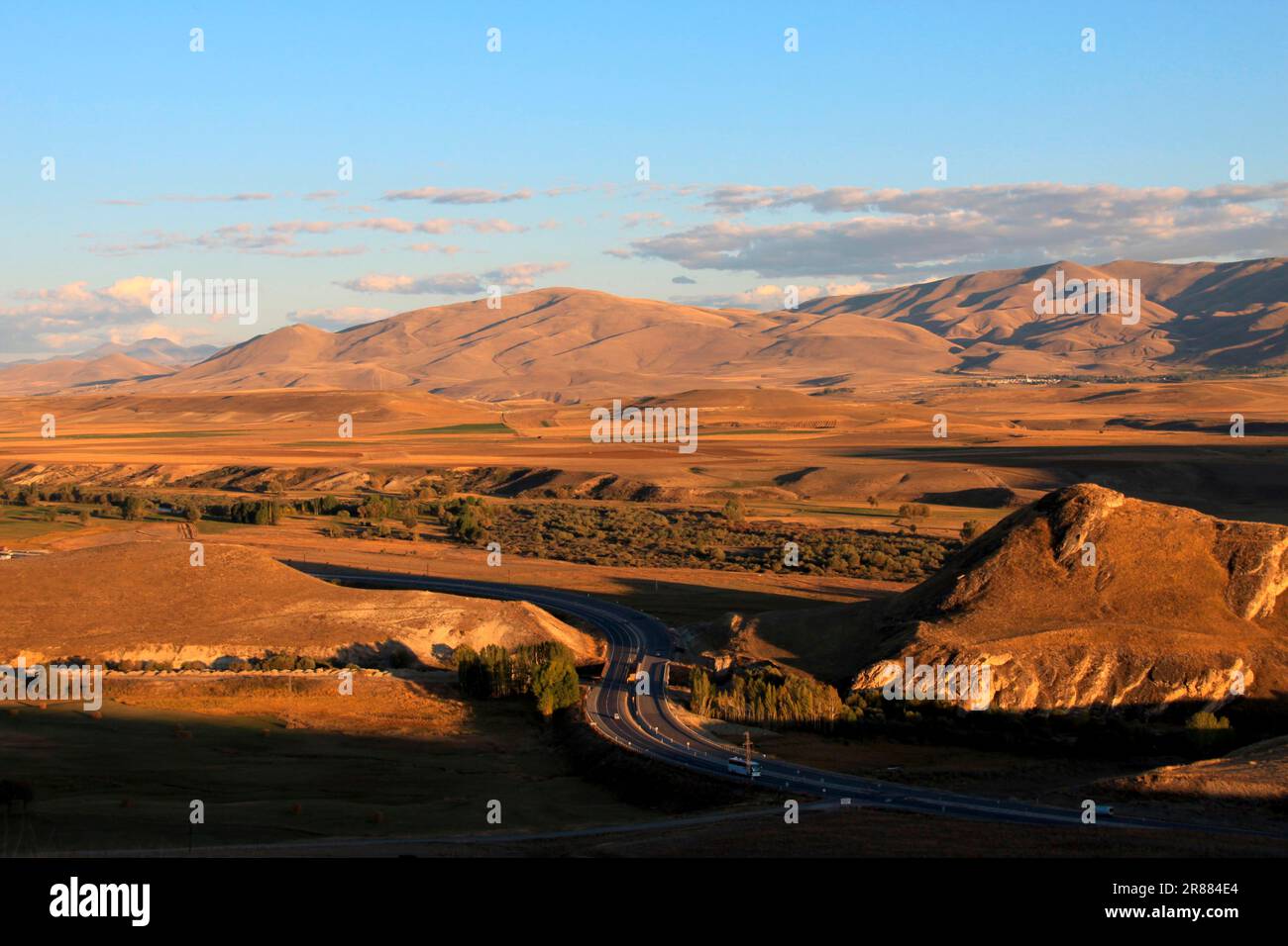 The E80 motorway in the eastern Anatolian mountains near Erzurum Turkey ...