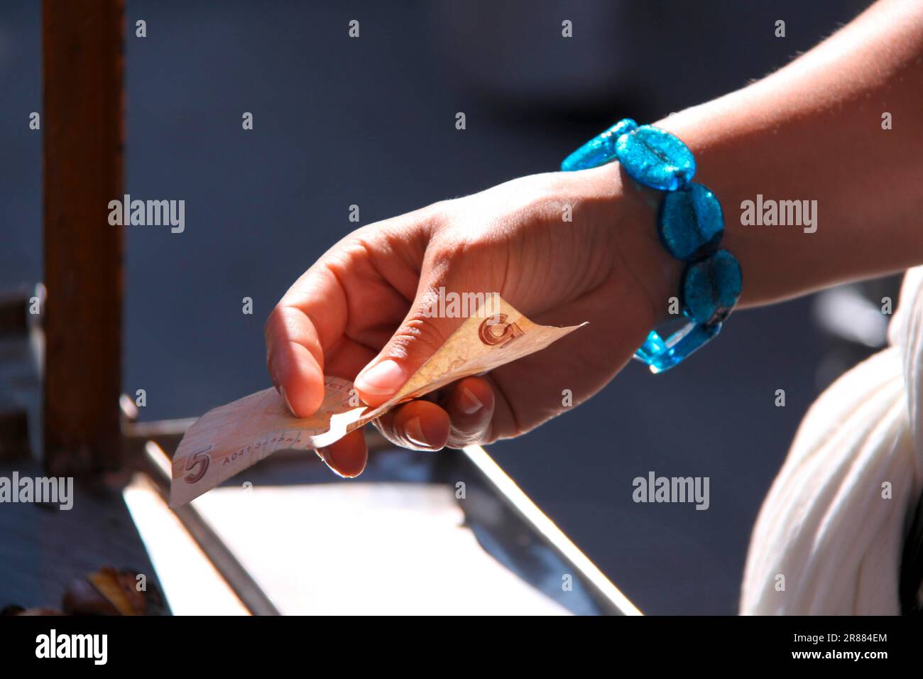 Woman tourist in istanbul hi-res stock photography and images - Alamy