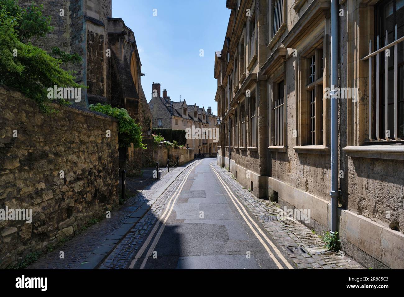 Queen's Lane in the Old Town of Oxford, Oxfordshire England, United ...