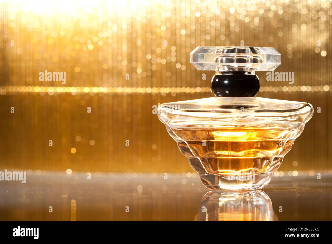 Abstract perfume hi-res stock photography and images - Alamy