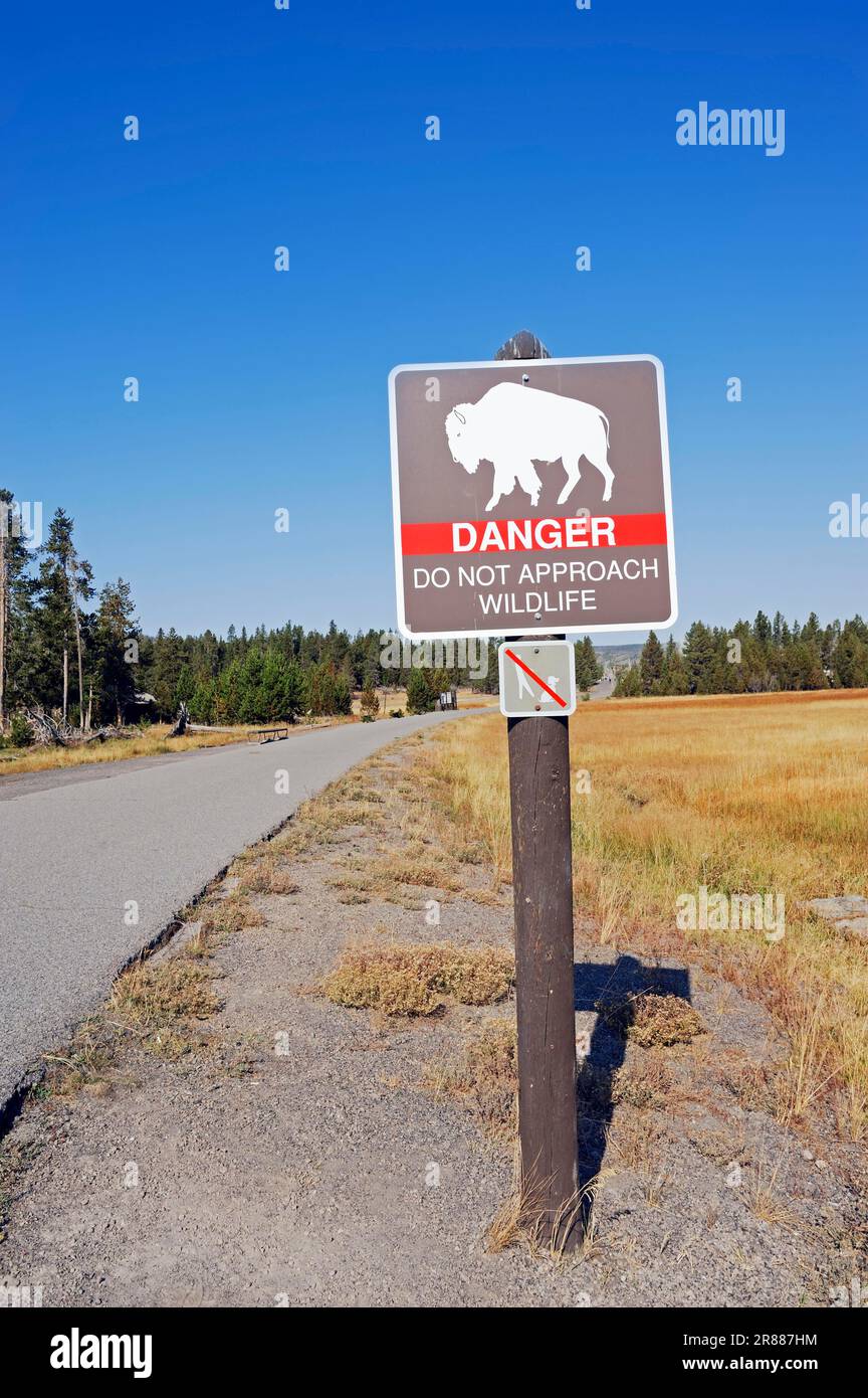 Warning sign yellowstone national park hi-res stock photography and ...