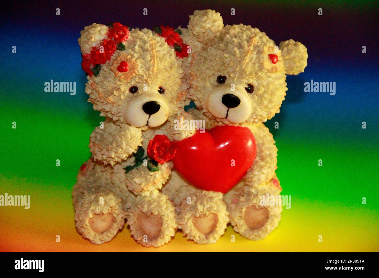 Bears with heart hi-res stock photography and images - Alamy