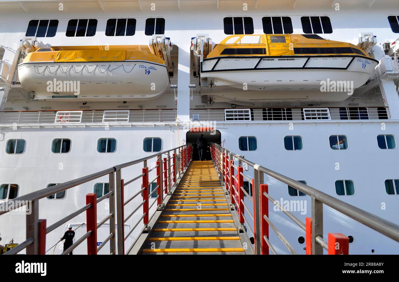 Cruise ship gangway entrance hi-res stock photography and images - Alamy