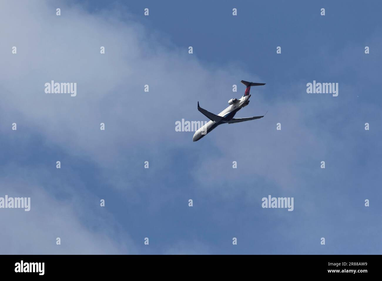 Passenger plane landing approach, Montreal, Province of Quebec, Canada ...