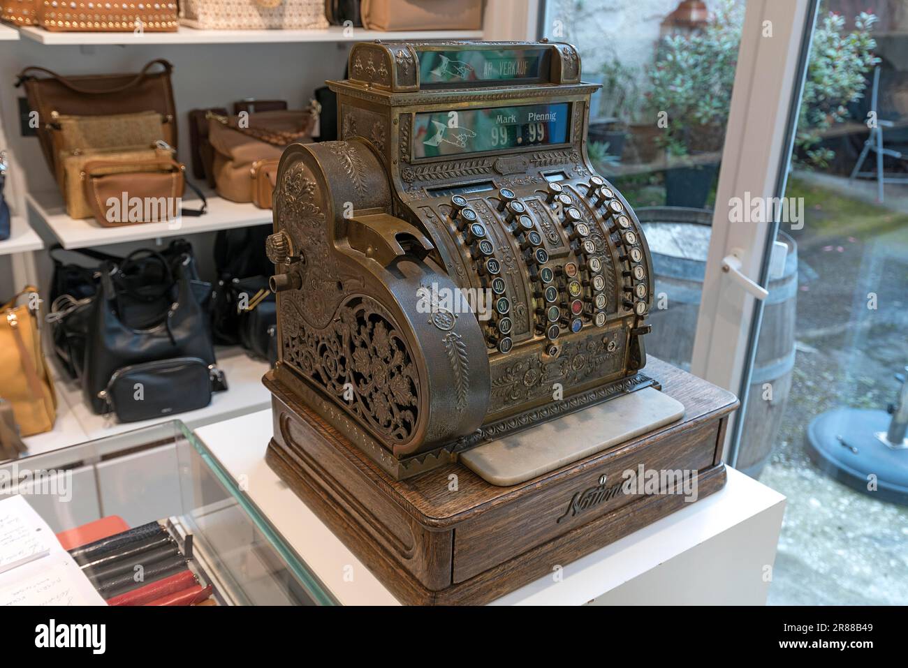 Cash register hi-res stock photography and images - Alamy