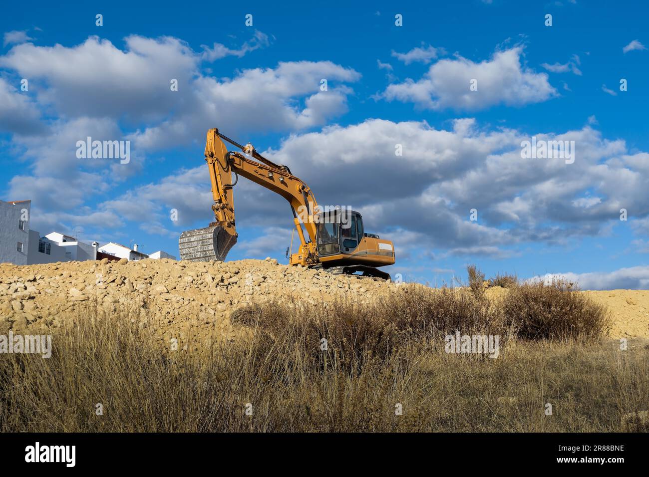 Large earth moving machine hi-res stock photography and images - Alamy