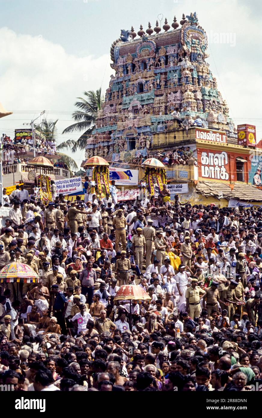 Mahamaham Mahamaham Mahamagam festival crowd behind Kasi Viswanathar ...