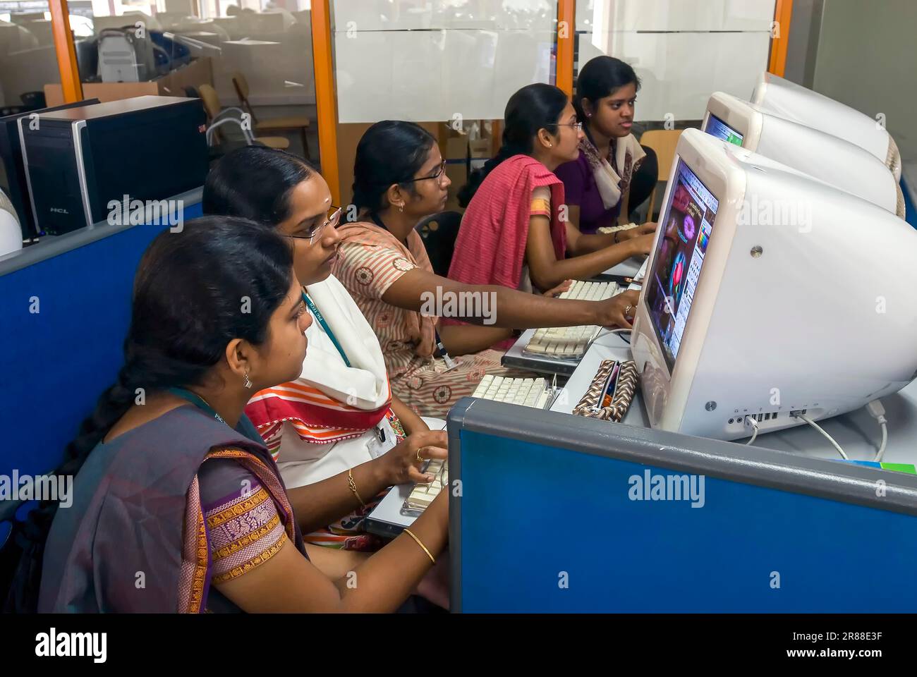 Indian students computer lab hi-res stock photography and images - Alamy