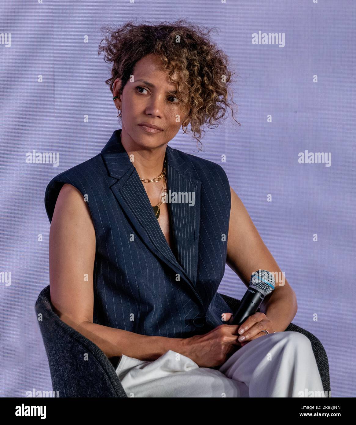 Halle berry 2023 hi-res stock photography and images - Alamy