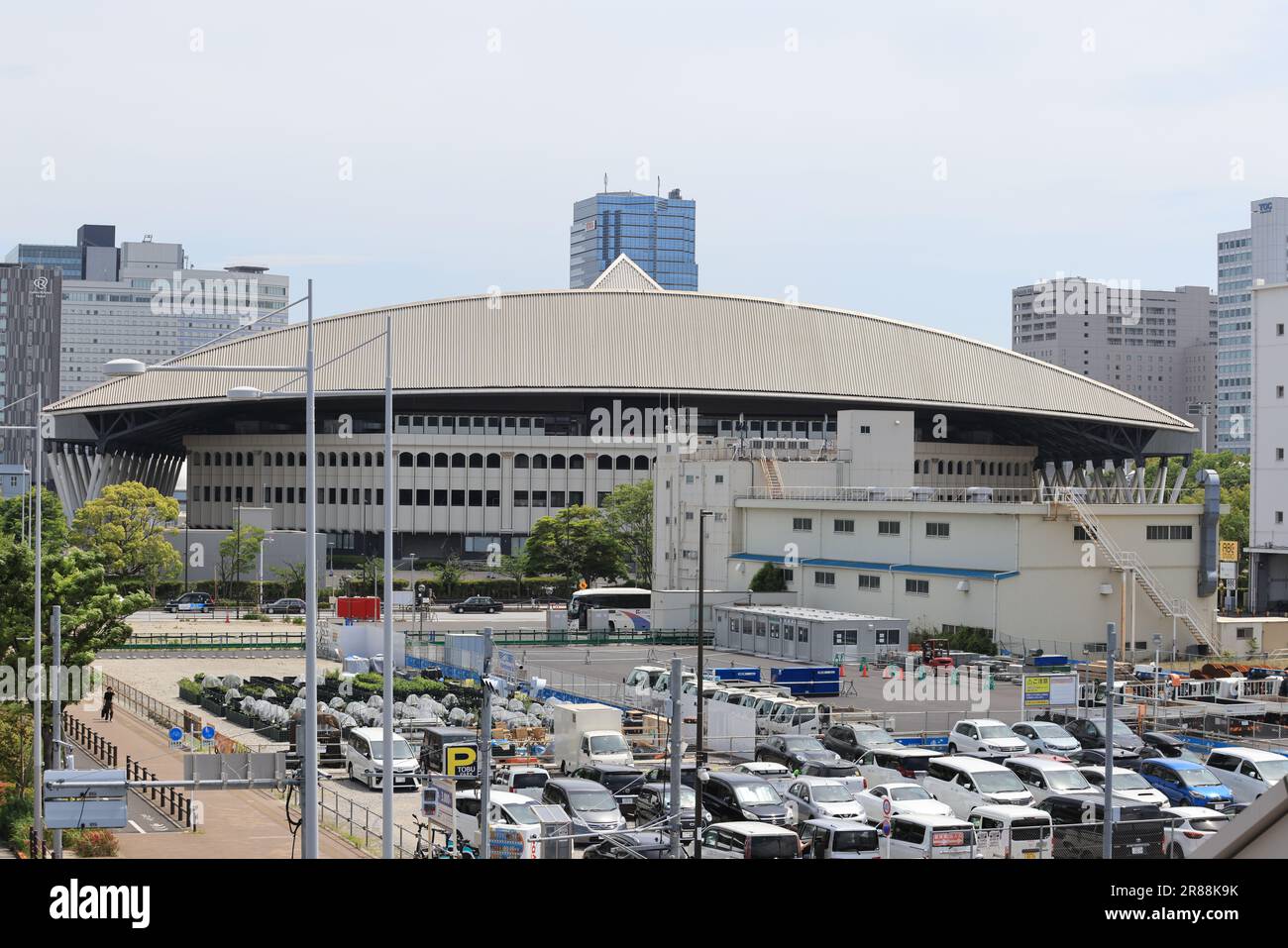 The exterior of the coliseum hi-res stock photography and images - Alamy