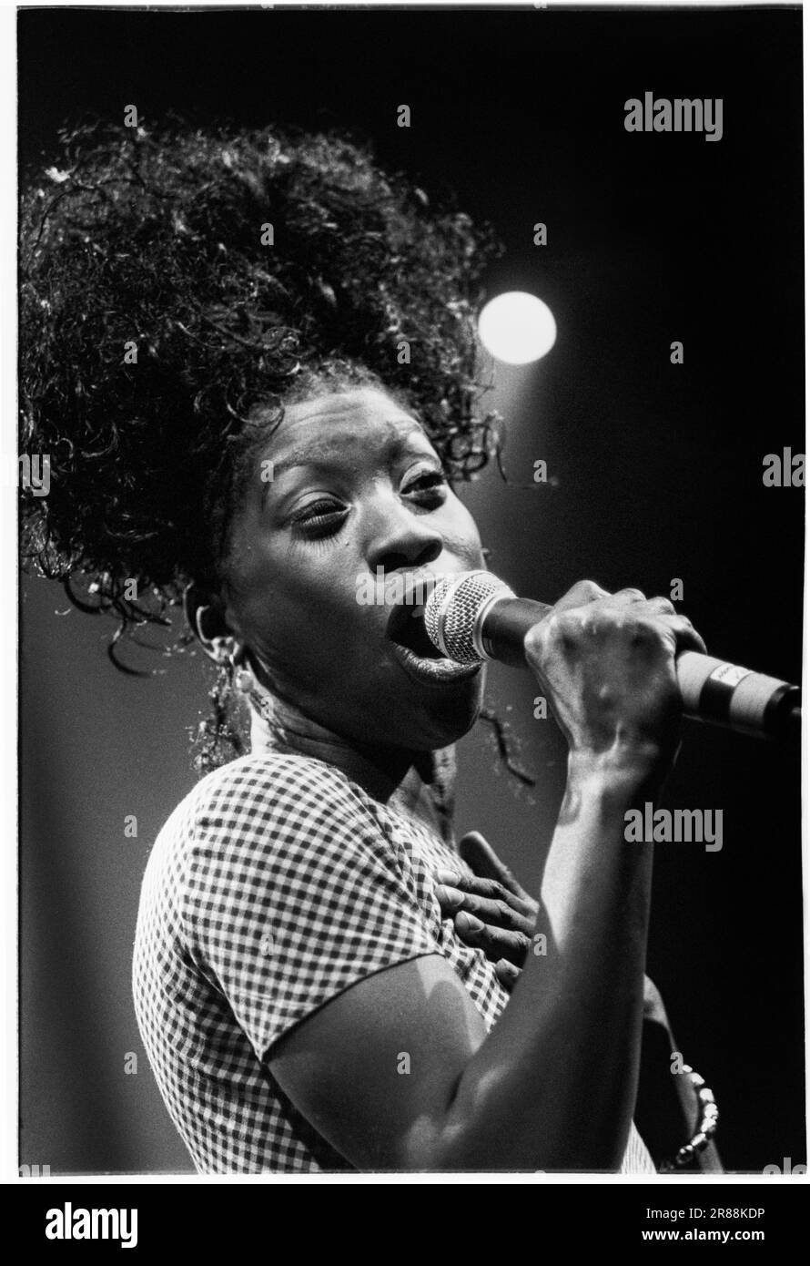 HEATHER SMALL, MPEOPLE, 1994: A young Heather Small of MPeople (M ...