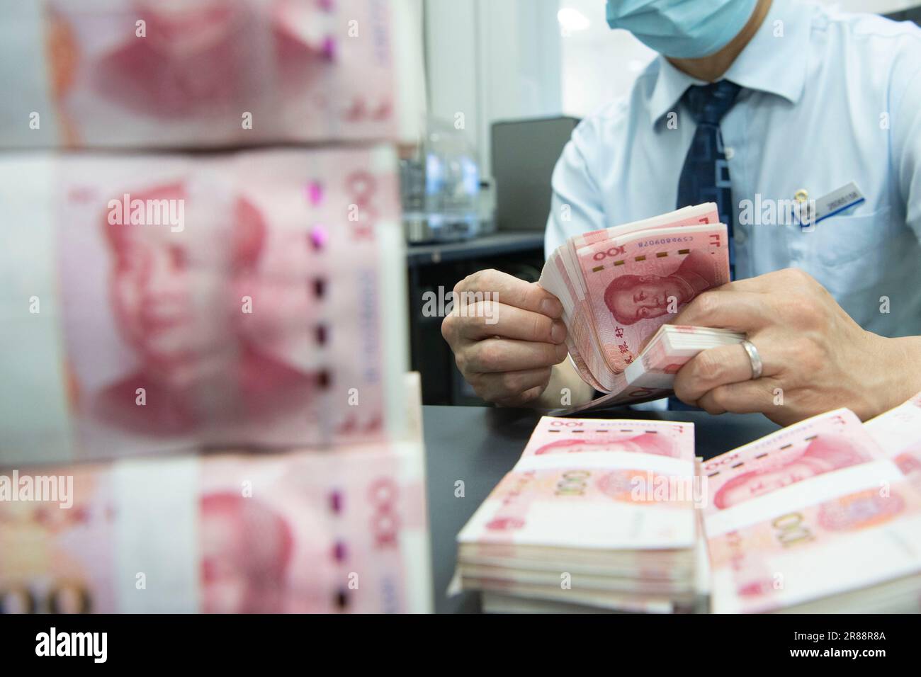 Bank employee hi-res stock photography and images - Alamy