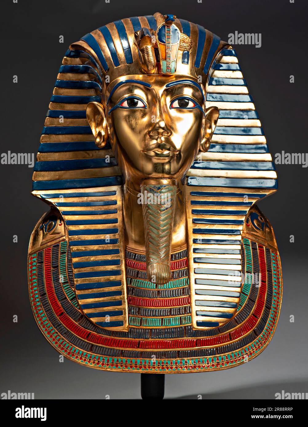 Tutankhamun golden mask hi-res stock photography and images - Alamy
